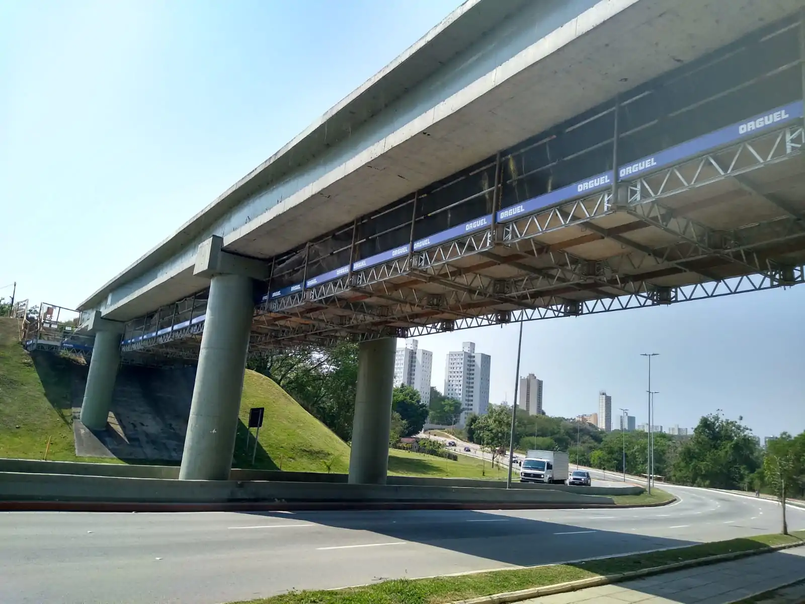 Locação de Sistema Suspenso de Acesso QuikDeck — Orguel